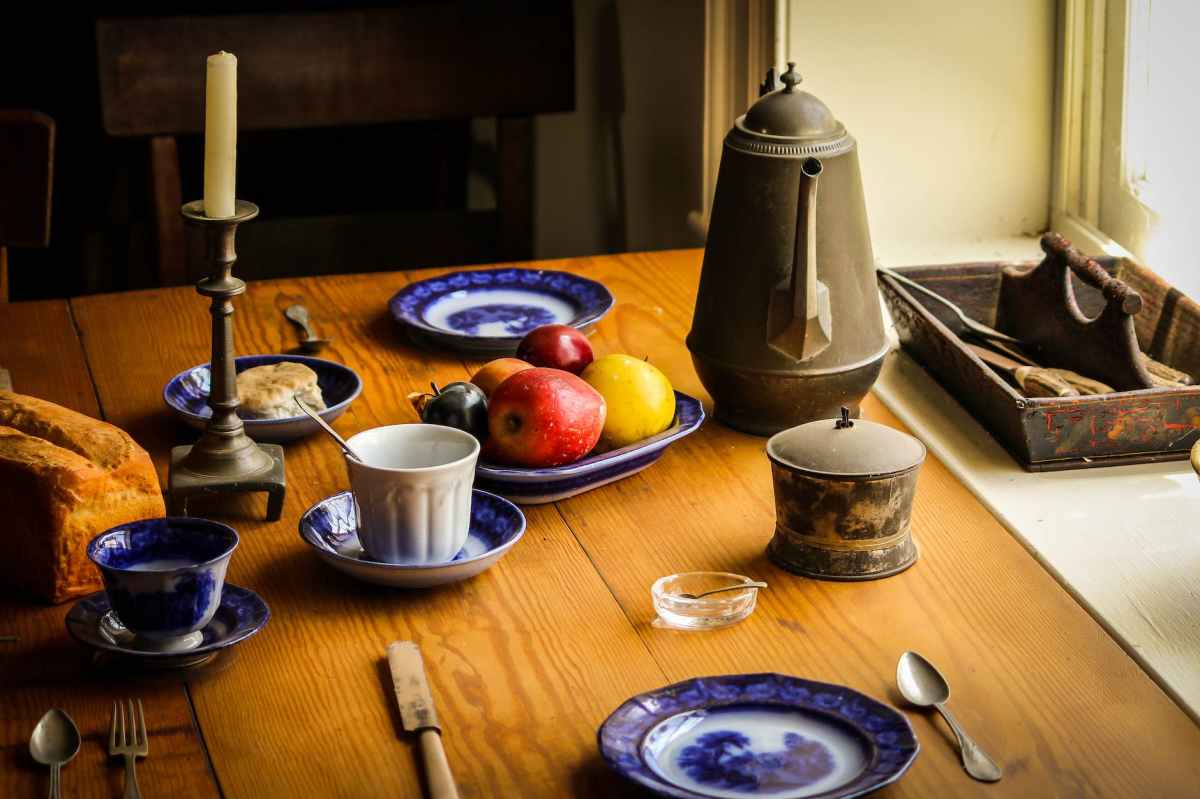 Eat like Sherlock: food in Arthur Conan Doyle’s stories – grammaticus